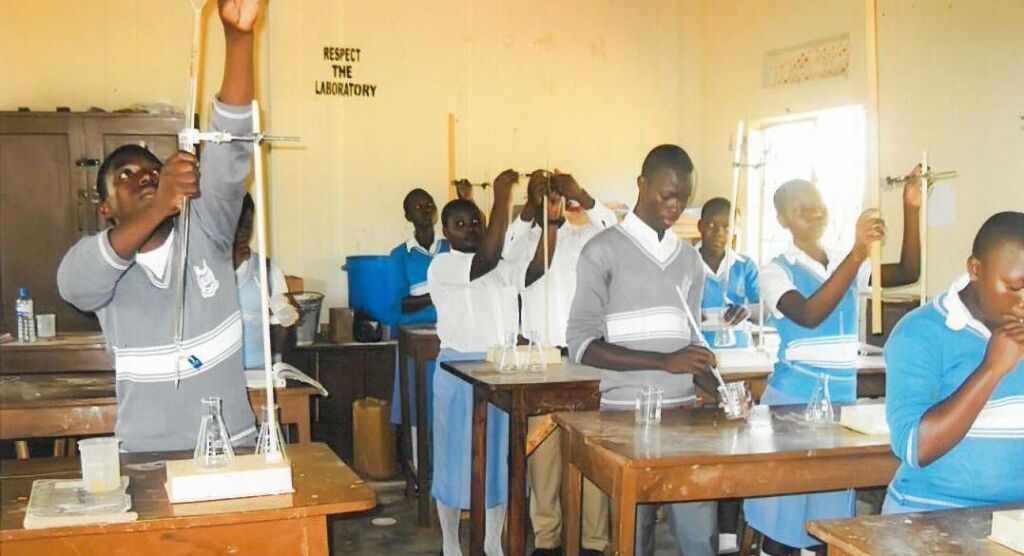 Tips To Use Chemicals Safely in School Science Labs - Laboratory Needs ...